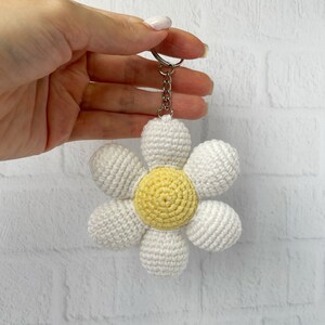 Crochet Flower Keychain Pattern, Car Mirror Hanging Accessories - Etsy
