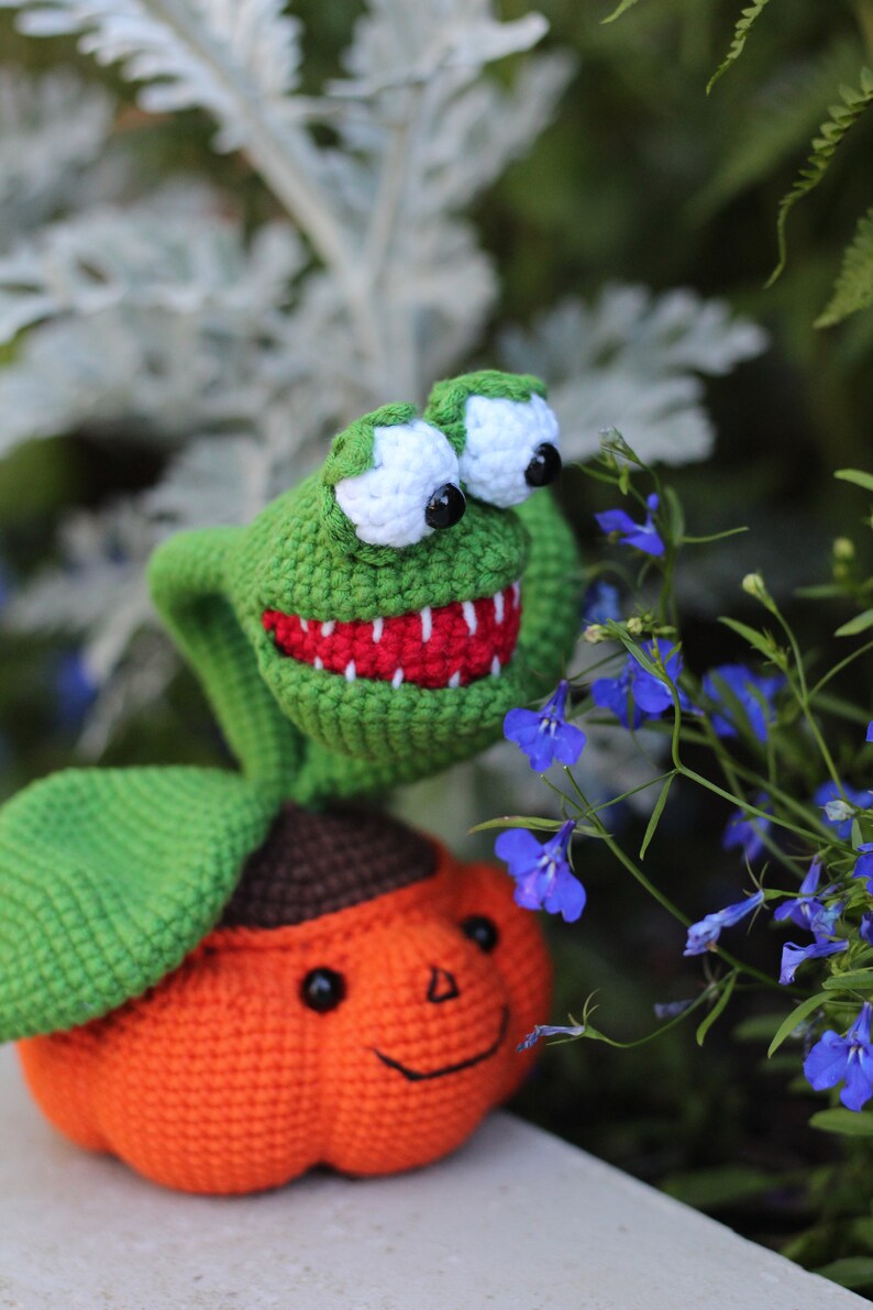 Plants Vs Zombies Crochet Pattern, Amigurumi Plant Flytrap in a Pumpkin ...