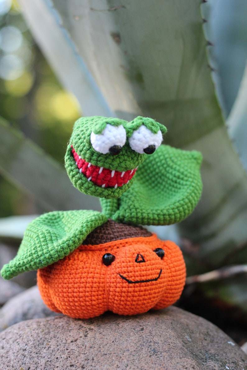 Plants Vs Zombies Crochet Pattern, Amigurumi Plant Flytrap in a Pumpkin ...