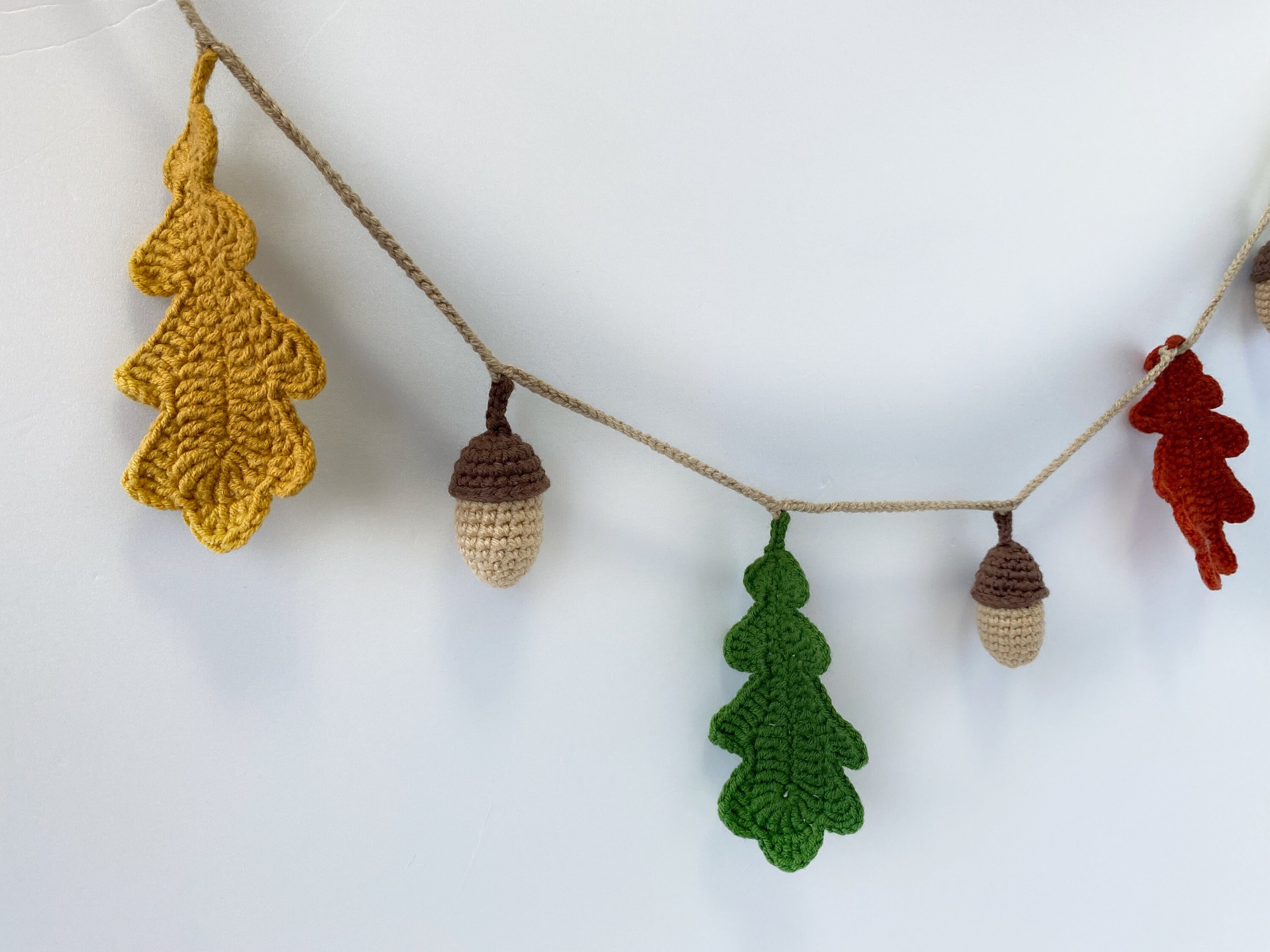 Fall Garland Crochet Pattern, Crochet Garland Oak and Acorns - Etsy
