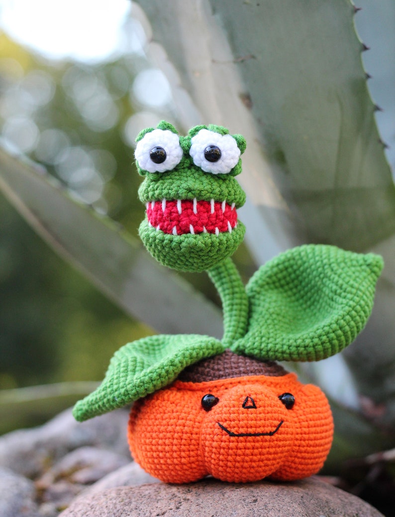 Plants Vs Zombies Crochet Pattern, Amigurumi Plant Flytrap in a Pumpkin ...