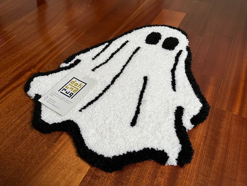 HALLOWEEN GHOST RUG / Different Sizes Tufted White Ghost Rug - Etsy