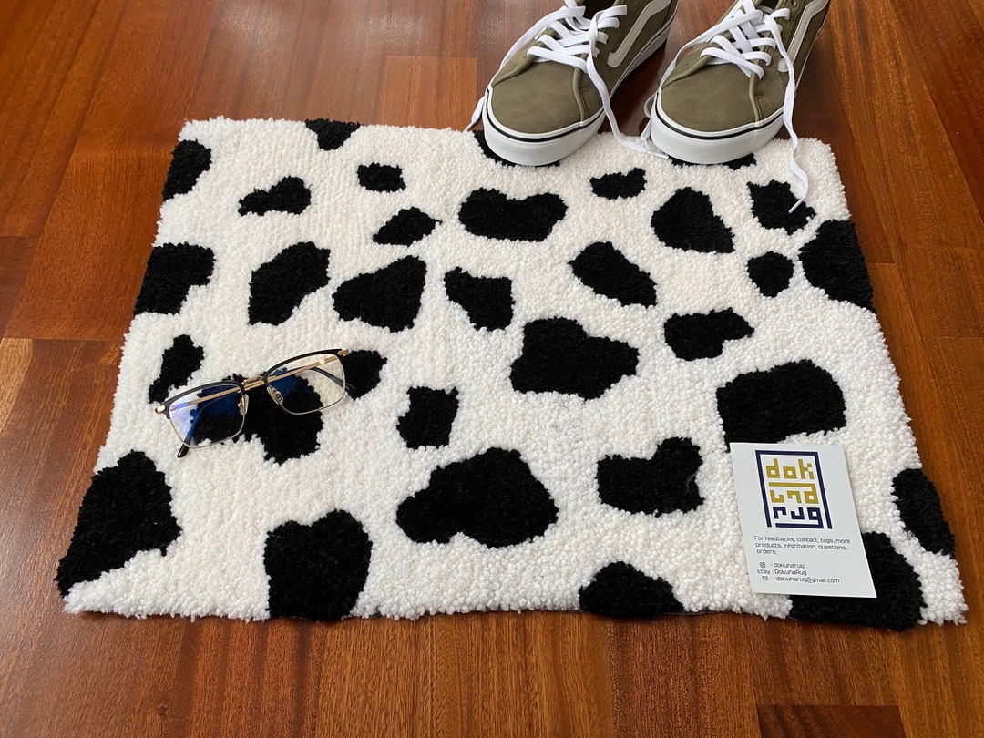 DALMATIAN RUG / Fluffy Tufted Rug, Cow Pattern Rug, Handmade Rug, Black ...