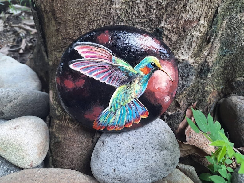 Hand Painted Stone Pretty Hummingbird Rock Painting Animal - Etsy
