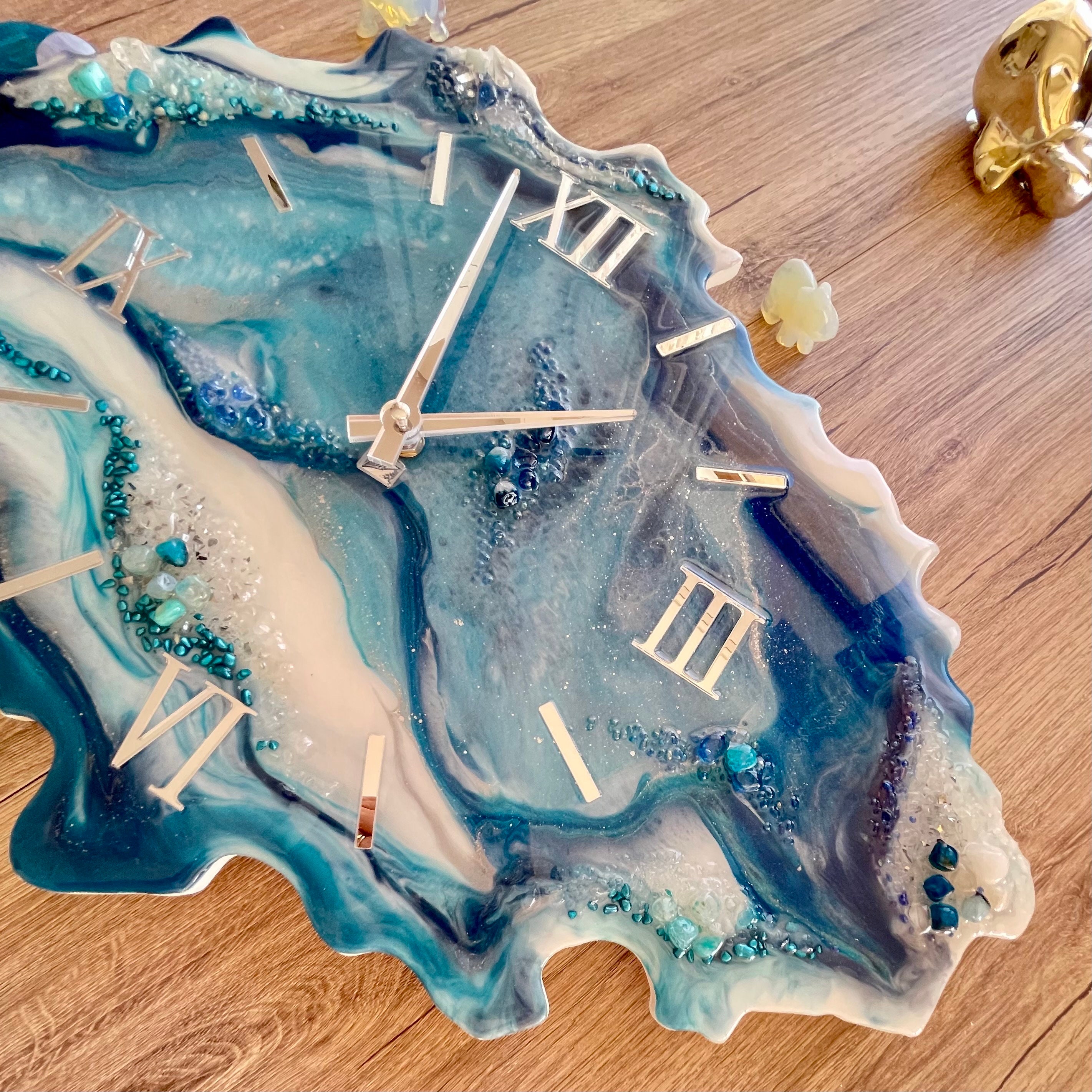 Blue Resin Geode Clock, Geode Painting, Resin Art Clock, Abstract ...