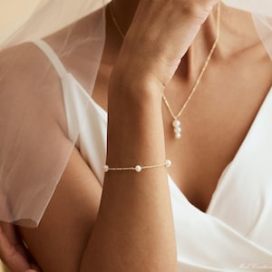 Handmade 14K Gold Bracelet, Minimalist Pearl Bracelet, Freshwater Pearl Bracelet, Wedding ...