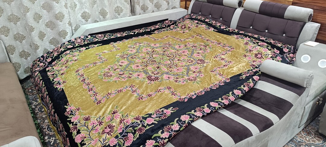 Beautiful Black and Gold Vintage Crewel Embroidery King Size Bedspread ...