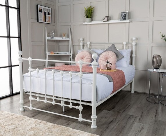 White Victorian Bedroom Furniture