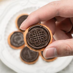 Wedding Chocolate Favours, Cusotm Chocolate / Biscuit / Stamp ...