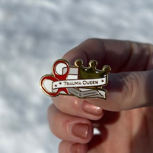 Trauma QUEEN - Hard Enamel Pin, Cute Medical Nurse, Doctor, Pharmacist ...