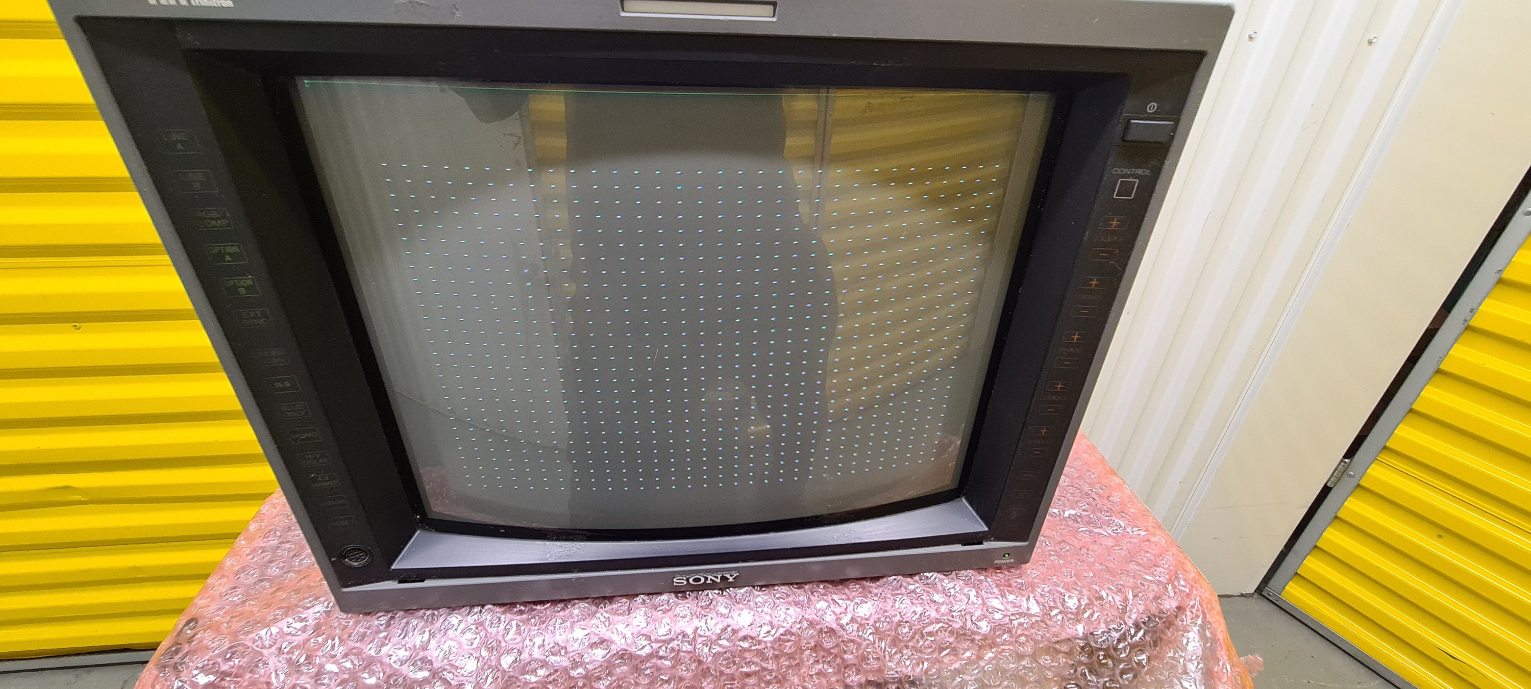 Sony Trinitron PVM-14L4 High Resolution Video Colour Monitor in Case - Etsy