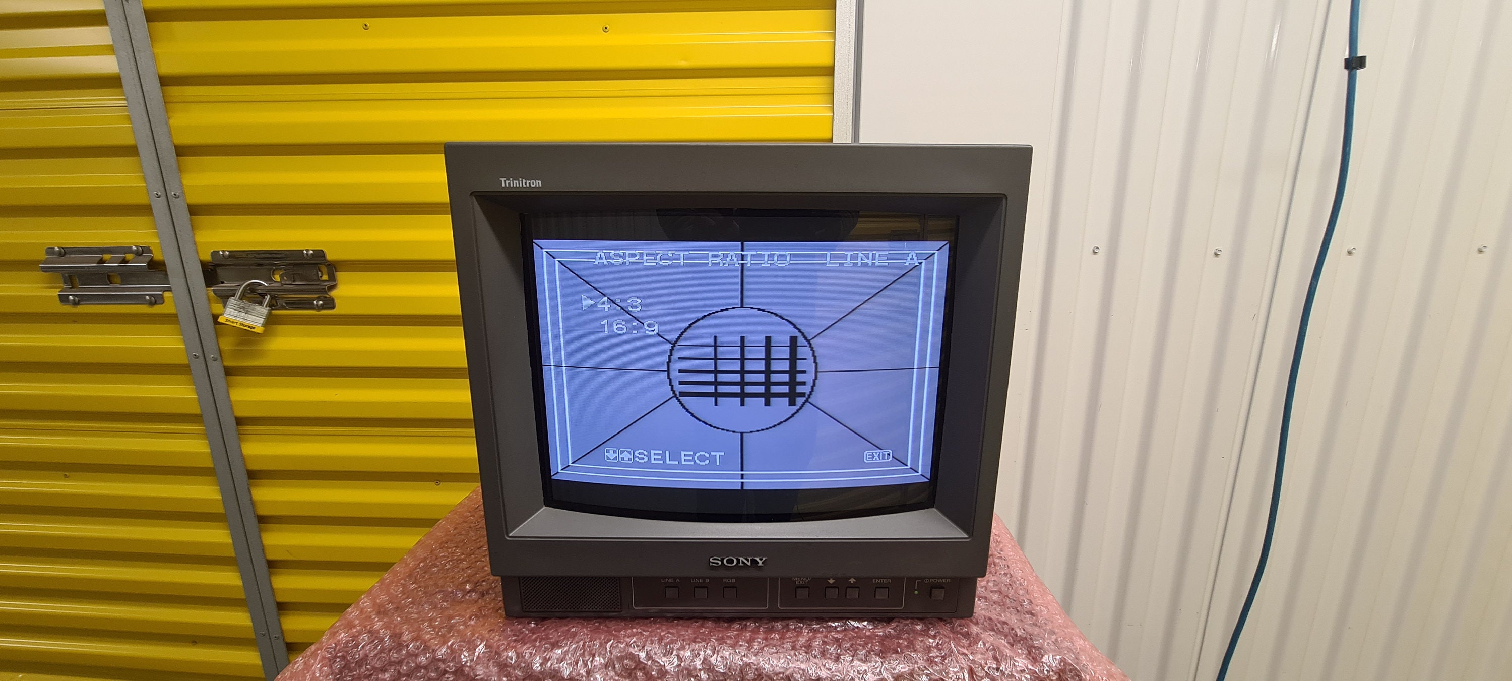 Sony Trinitron PVM-14N6E Video Colour Monitor in Good Condition - Etsy