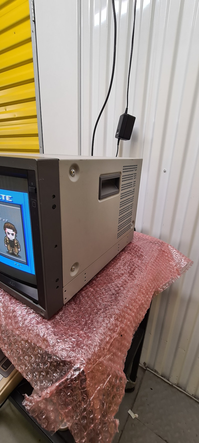 Sony Trinitron PVM-14L4 High Resolution Video Colour Monitor in Case - Etsy
