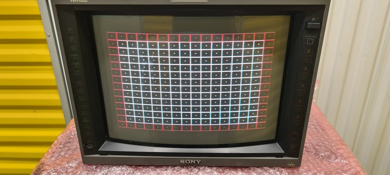 Sony Trinitron PVM-14L4 High Resolution Video Colour Monitor in Case ...
