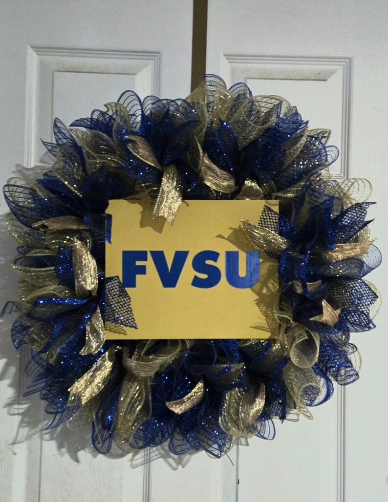 Any Team Sports Wreath: 23 Inch - Etsy