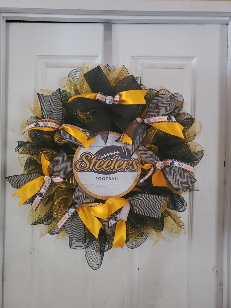 Any Team Sports Wreath: 23 Inch - Etsy
