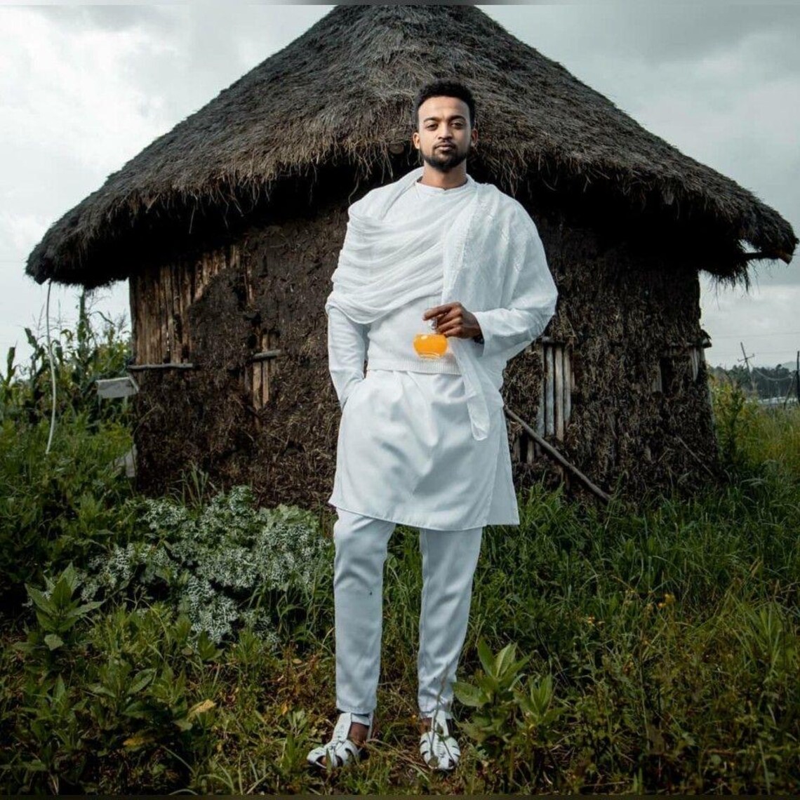 Handmade Ethiopian Men’s Heritage Outfit – Handwoven Cotton Attire With ...
