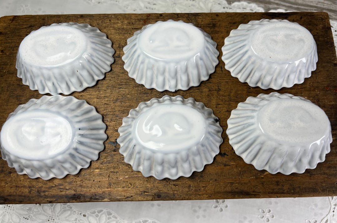 Vintage Enamel Rabbit Bunny Fluted Tart Molds, Set of 6 Enamelware ...