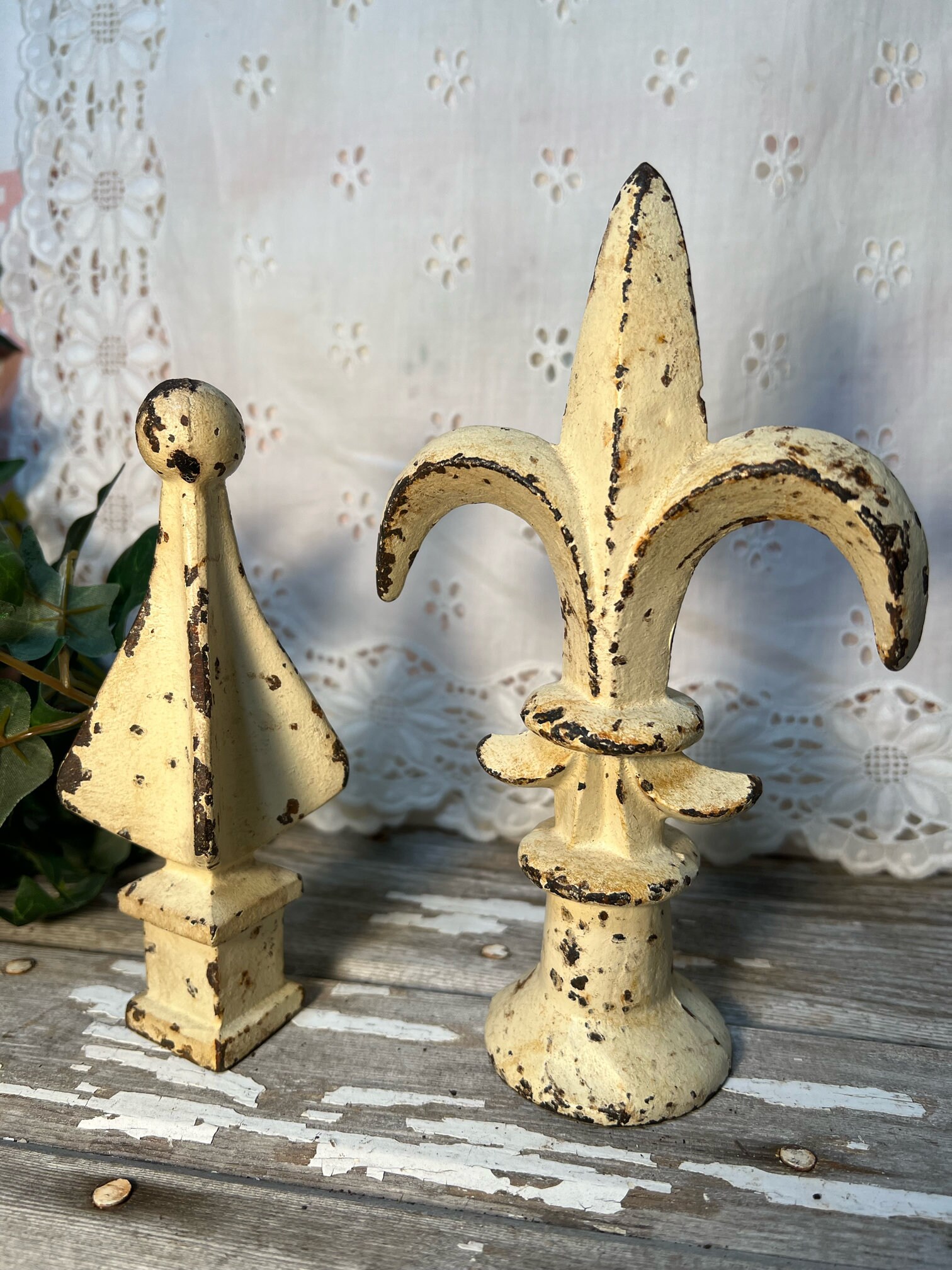 Vintage Cast Iron Finials, Fleur De Lis, Set of 2, Decorative ...
