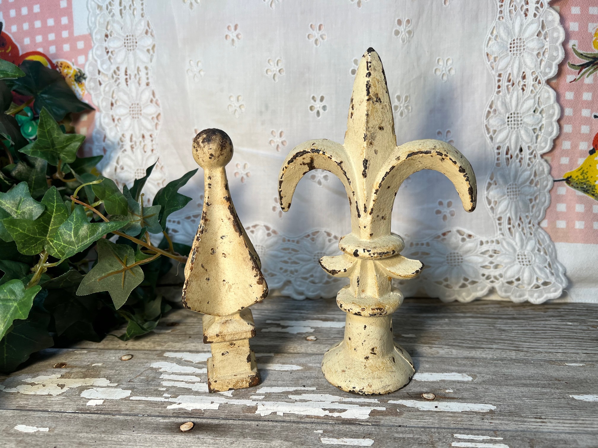Vintage Cast Iron Finials, Fleur De Lis, Set of 2, Decorative ...