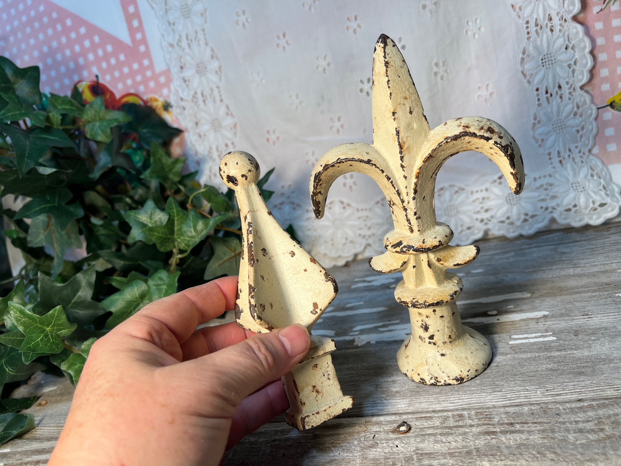 Vintage Cast Iron Finials, Fleur De Lis, Set of 2, Decorative ...