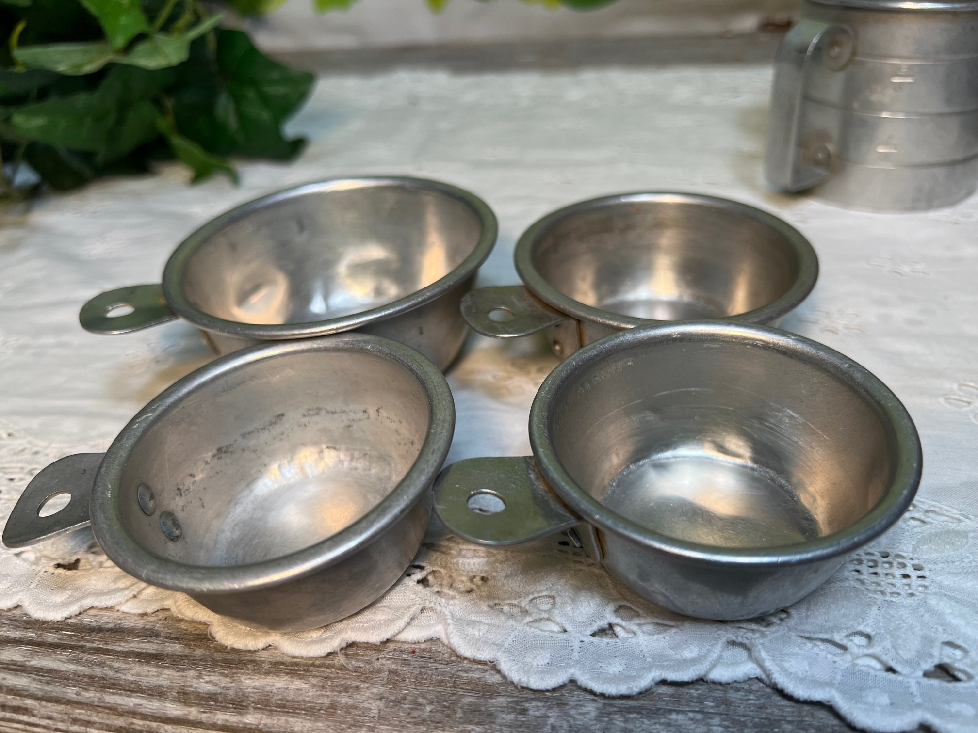 Vintage Set of Aluminum Measuring Cups and Measuring Ladle W/ Pour ...