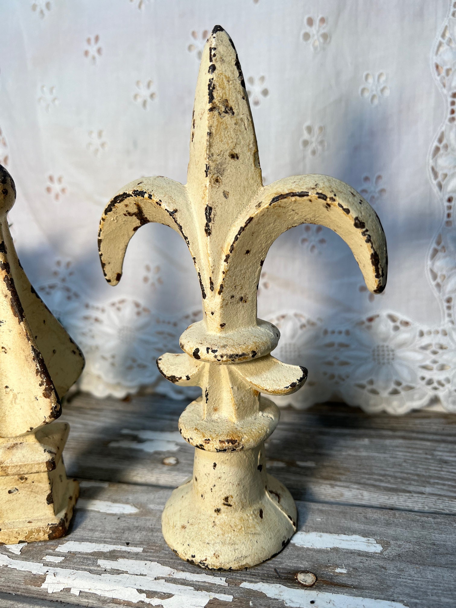 Vintage Cast Iron Finials, Fleur De Lis, Set of 2, Decorative ...