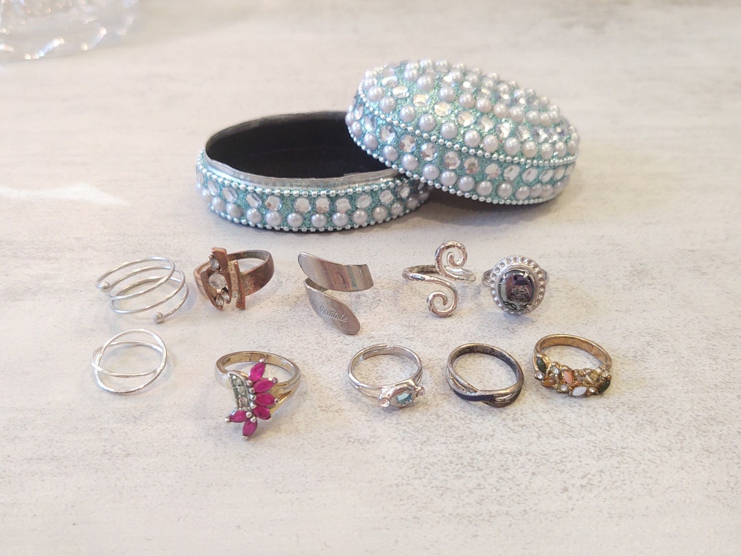 10 Pc Craft Rings & Trinket Box Fashion Rings Vintage to Now Tarnished ...