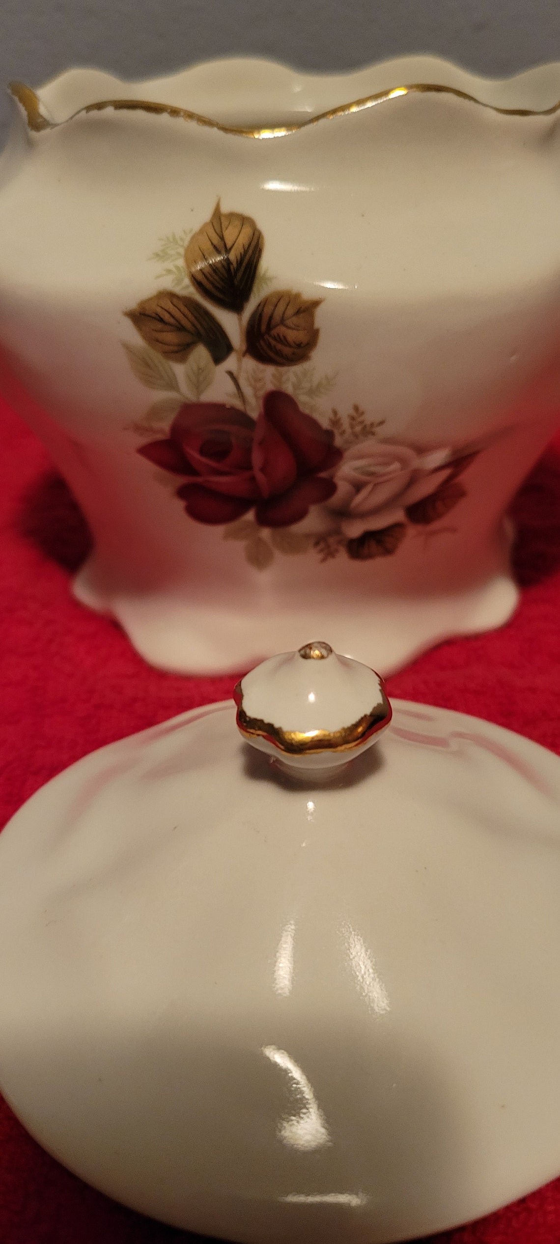 Vintage Red and White Roses Large Covered Dish - Etsy