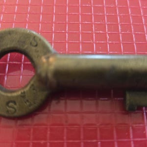 I.C. RR Brass Hollow Barrel A&W CO Railroad Key ~ Free S/H #FAV201 - Etsy