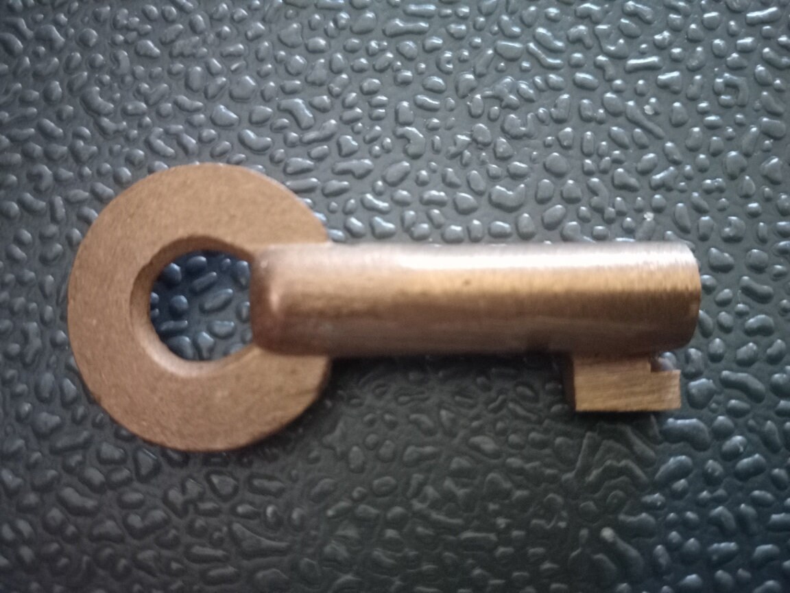 CRI Brass Hollow Barrel Railroad Key ~ Free S/H #10 - Etsy