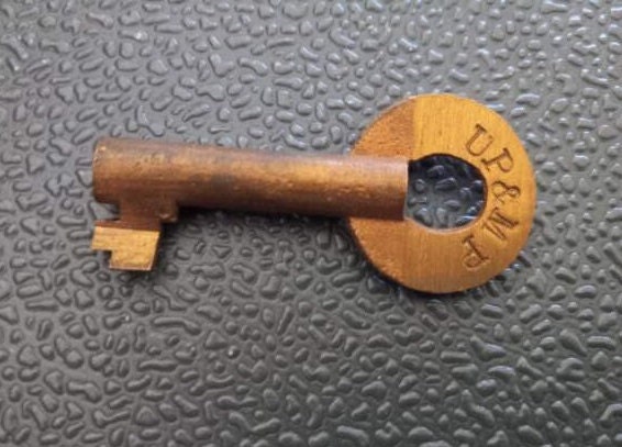UP&MP Brass Hollow Barrel Railroad Key ~ Free S/H #10 - Etsy