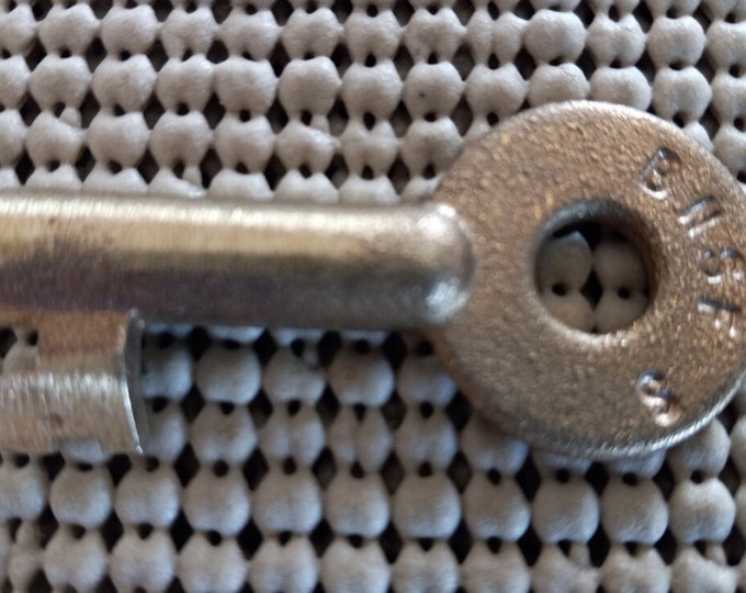 BNSF Brass Hollow Barrel Railroad Key - Etsy