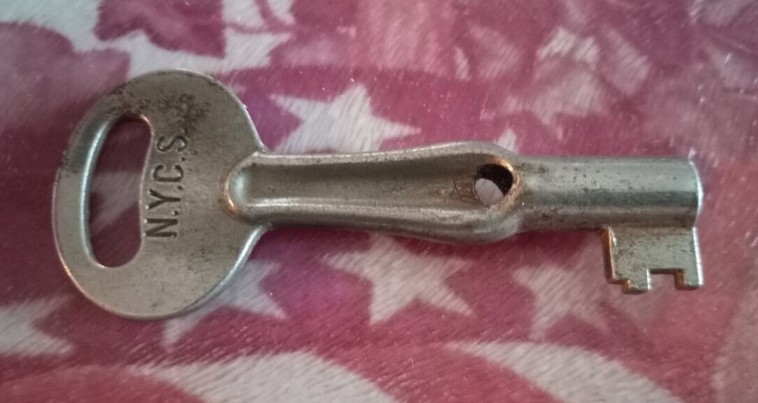 NYCS Steel Hollow Barrel Railroad Key Free S/H L - Etsy