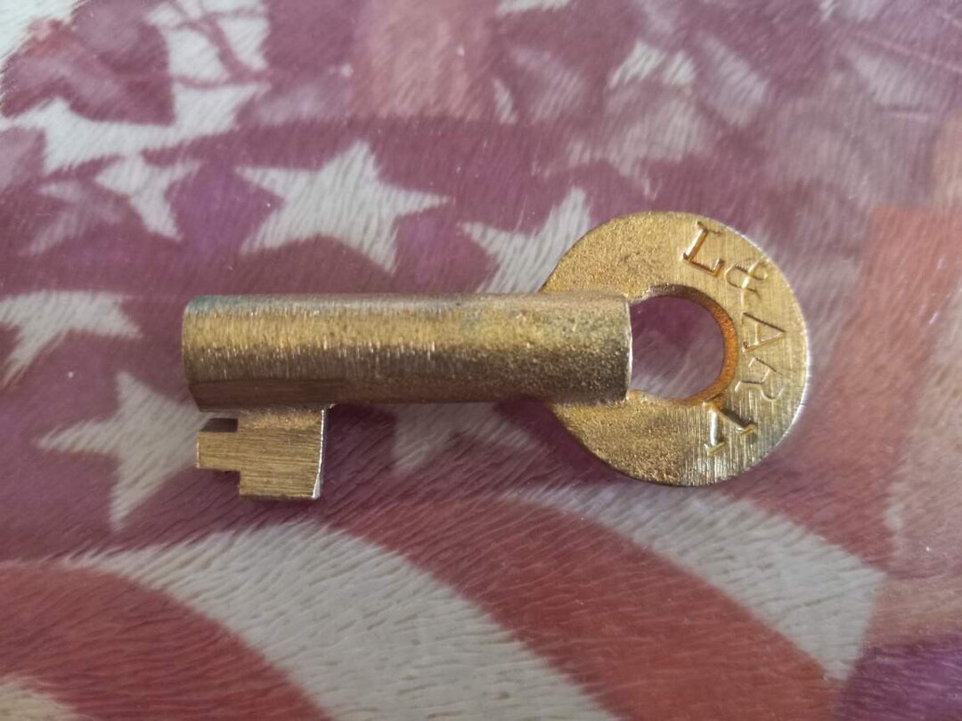 L&ARY Slaymaker Brass Hollow Barrel Railroad Key ~ Free S/H #09 - Etsy