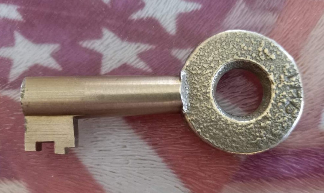 IHB Brass Hollow Barrel Railroad Key ~ Free S/H #E - Etsy