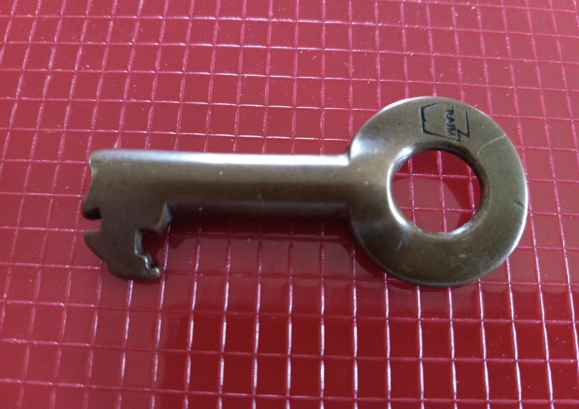 ERIE Brass Hollow Barrel Railroad Key Free S/H 21 - Etsy