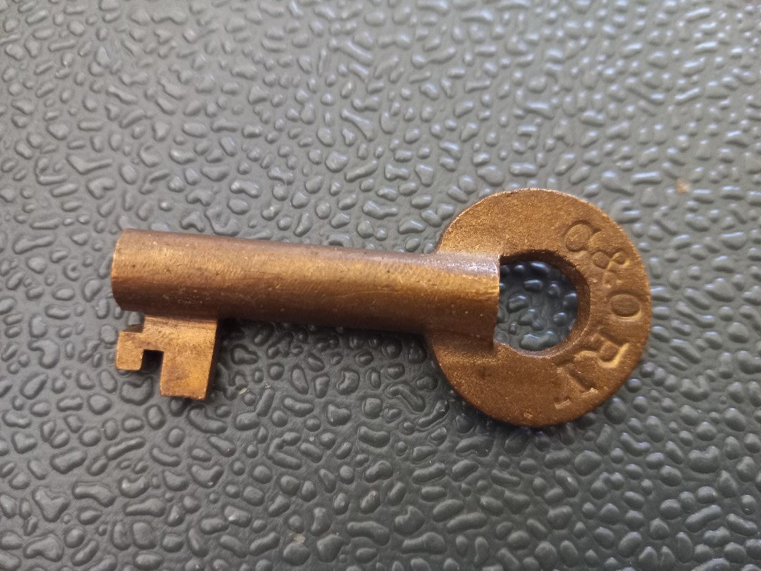 C&ORY Slaymaker Brass Hollow Barrel Railroad Key ~ Free S/H #10 - Etsy