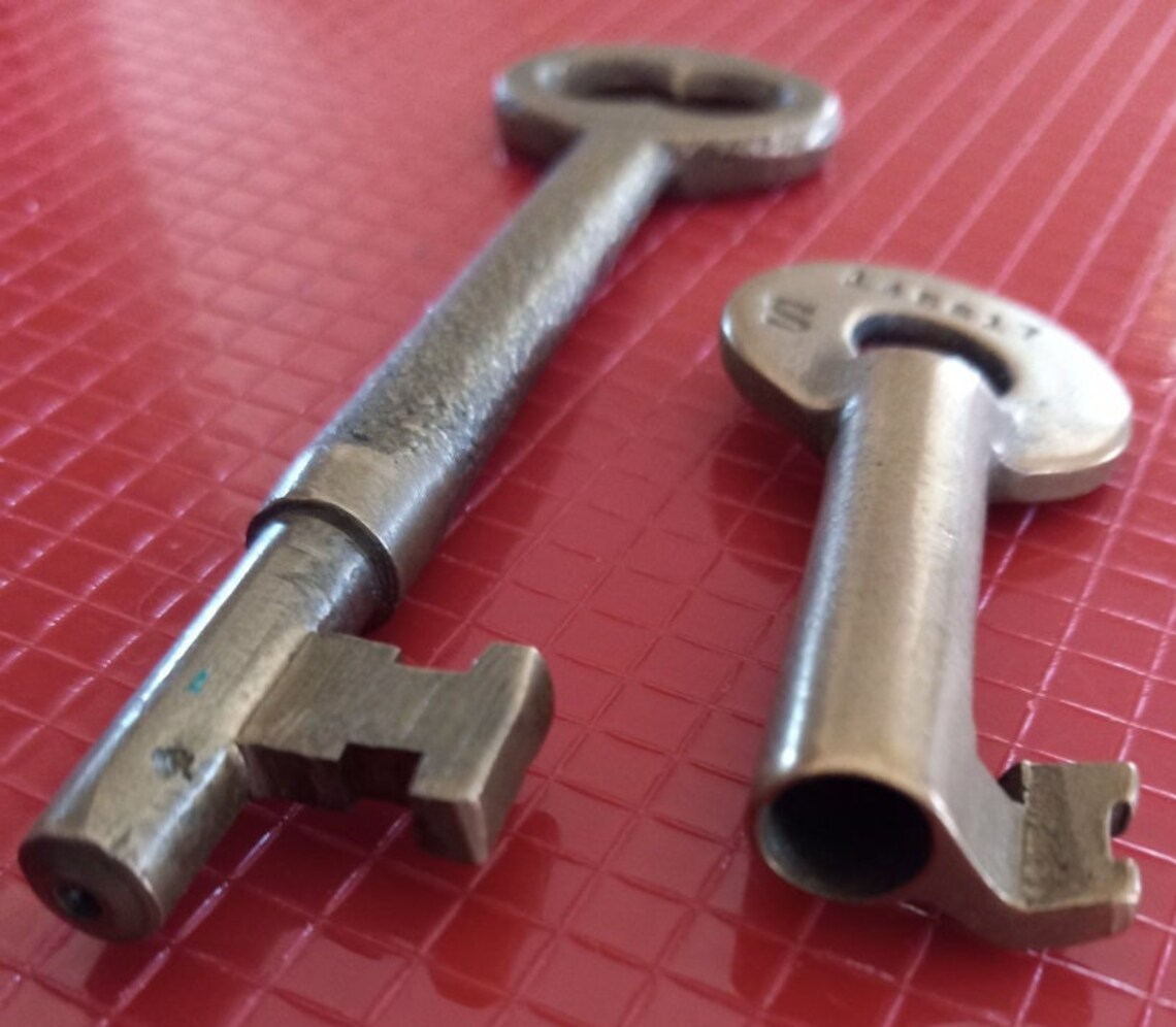 B&O.R.R.CO. Brass Hollow Barrel Railroad Key and Brass ADLAKE Caboose ...