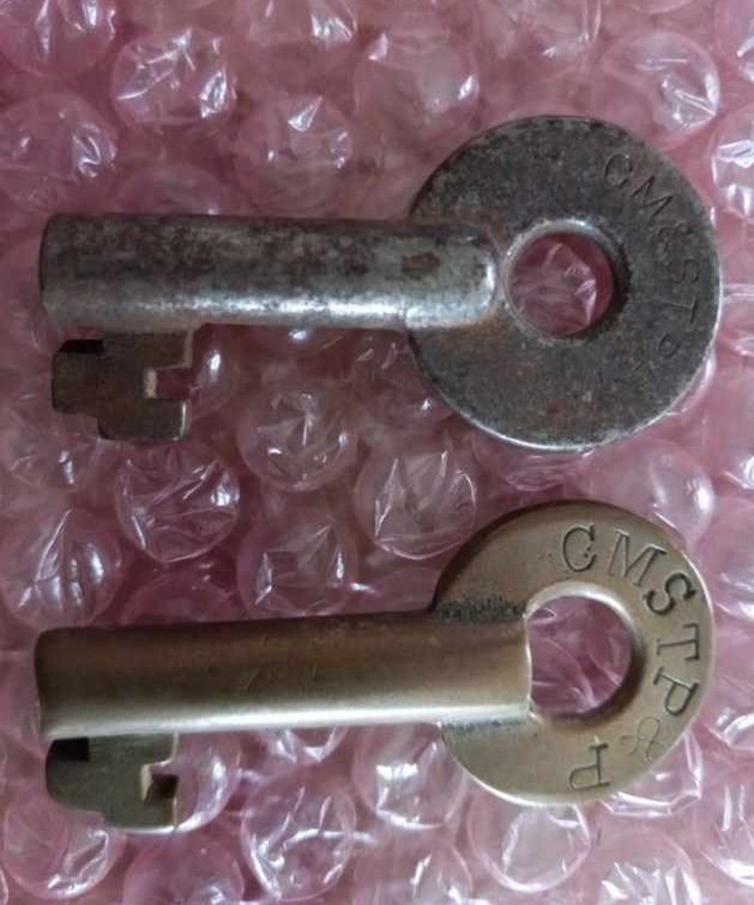 Lot of 2 CMSTP & P Hollow Barrel Railroad Keys #72 - Etsy