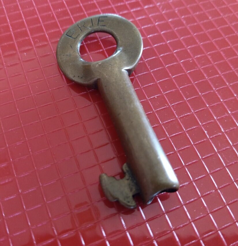 ERIE Brass Hollow Barrel Railroad Key Free S/H 21 - Etsy