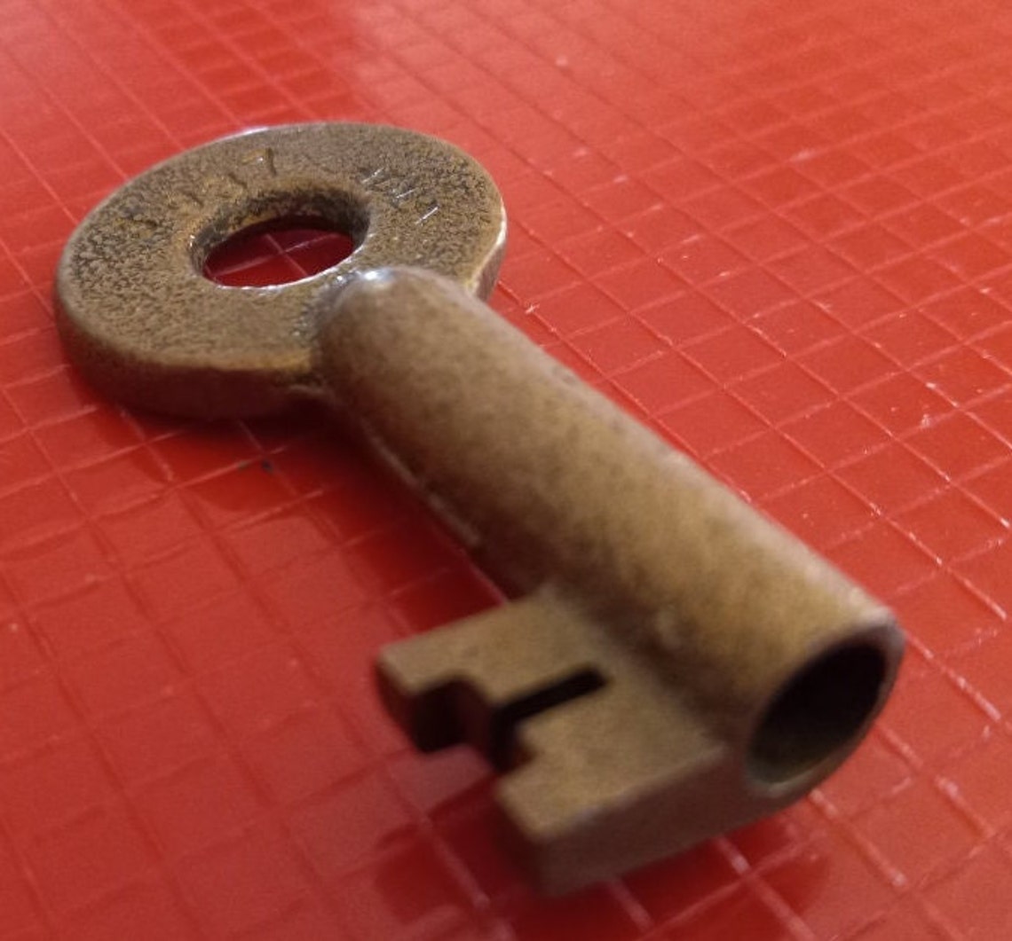 C&WI Brass Hollow Barrel Railroad Key Free S/H K - Etsy