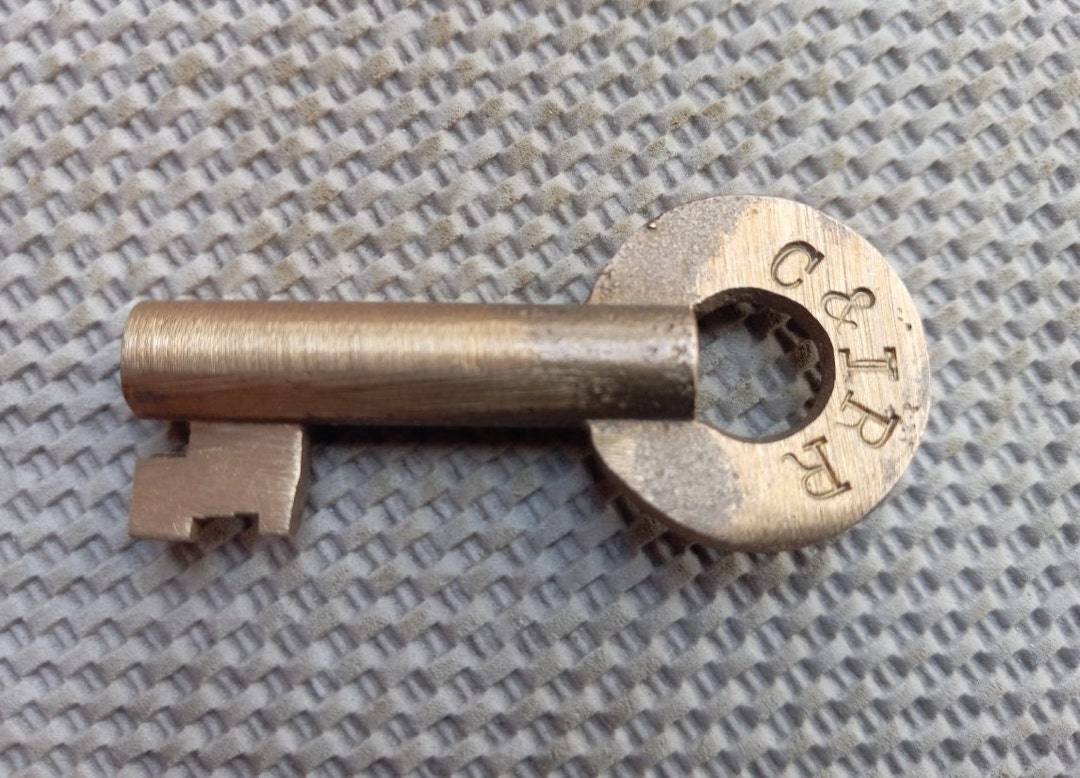 C&I RR Brass Hollow Barrel Railroad Key ~ Free S/H #16 - Etsy