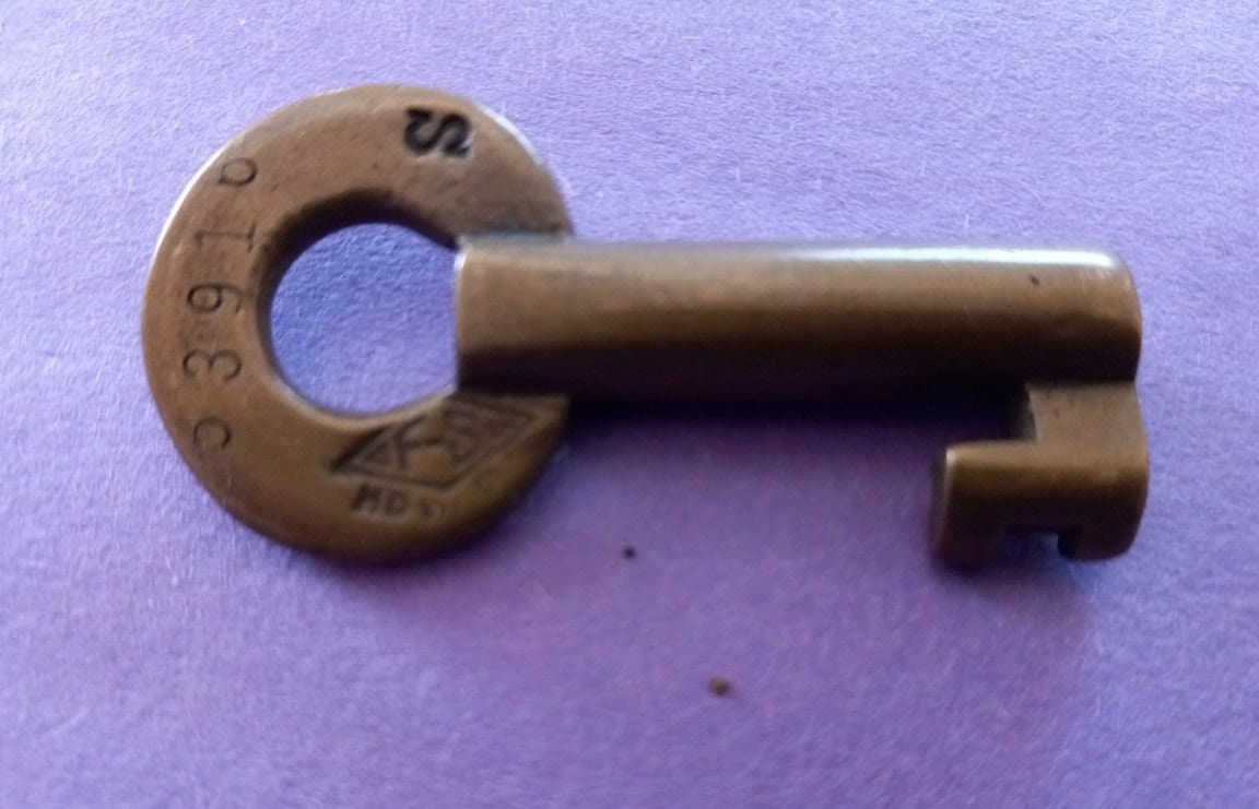 B&0 RR CO Brass Hollow Barrel Railroad Key - Etsy