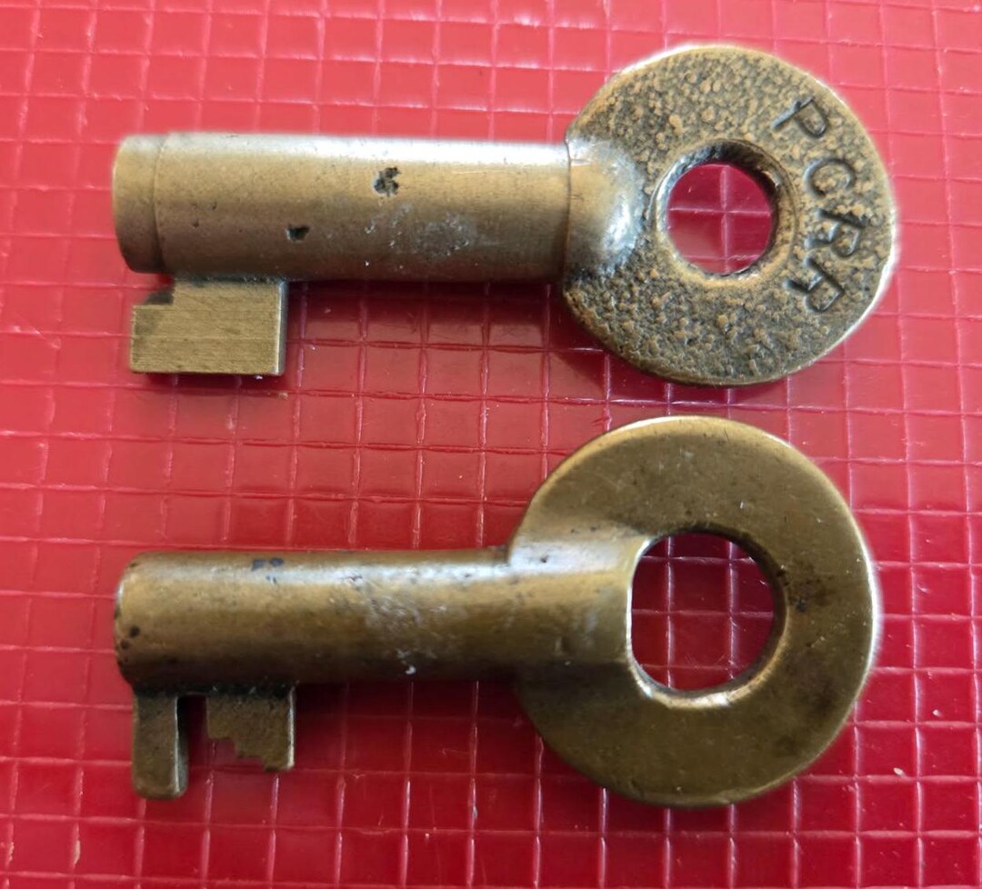 1 PCRR & 1 Unmarked Brass Hollow Barrel Railroad Keys ~ Free S/H #DUK ...