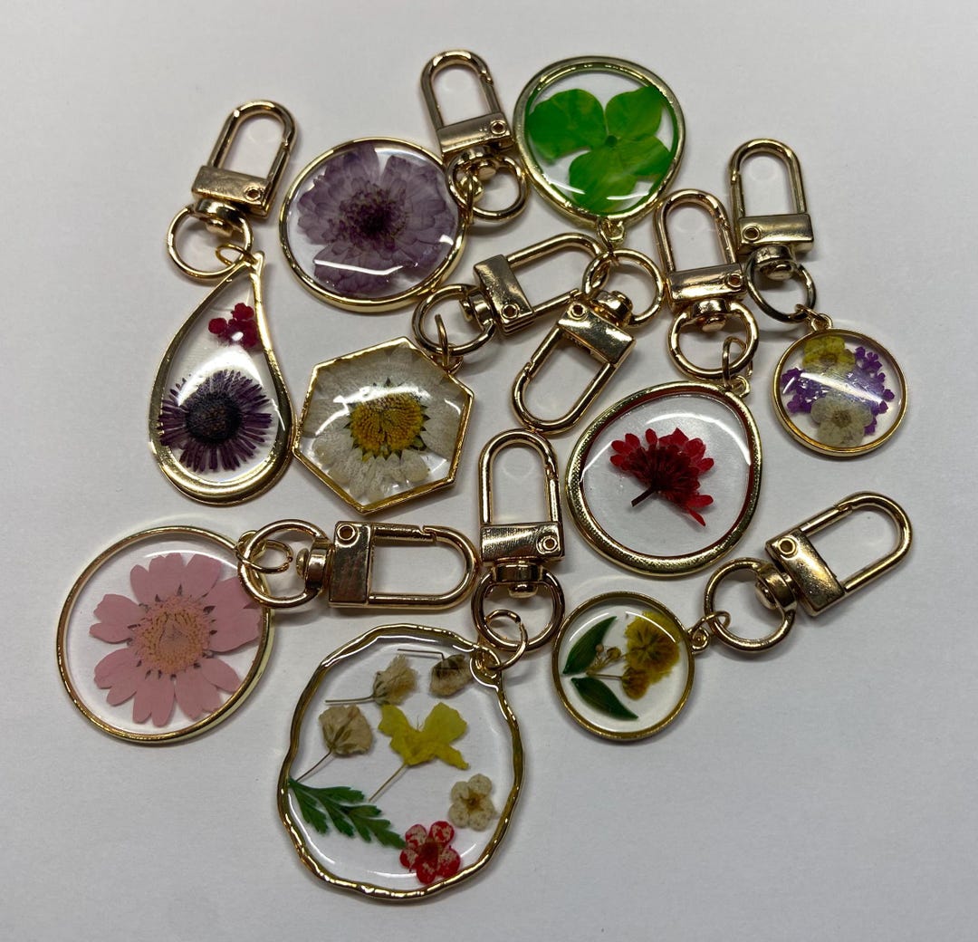 Dried Flower Cash Binder Charms/purse Charms/floral/ Keychain/clover ...
