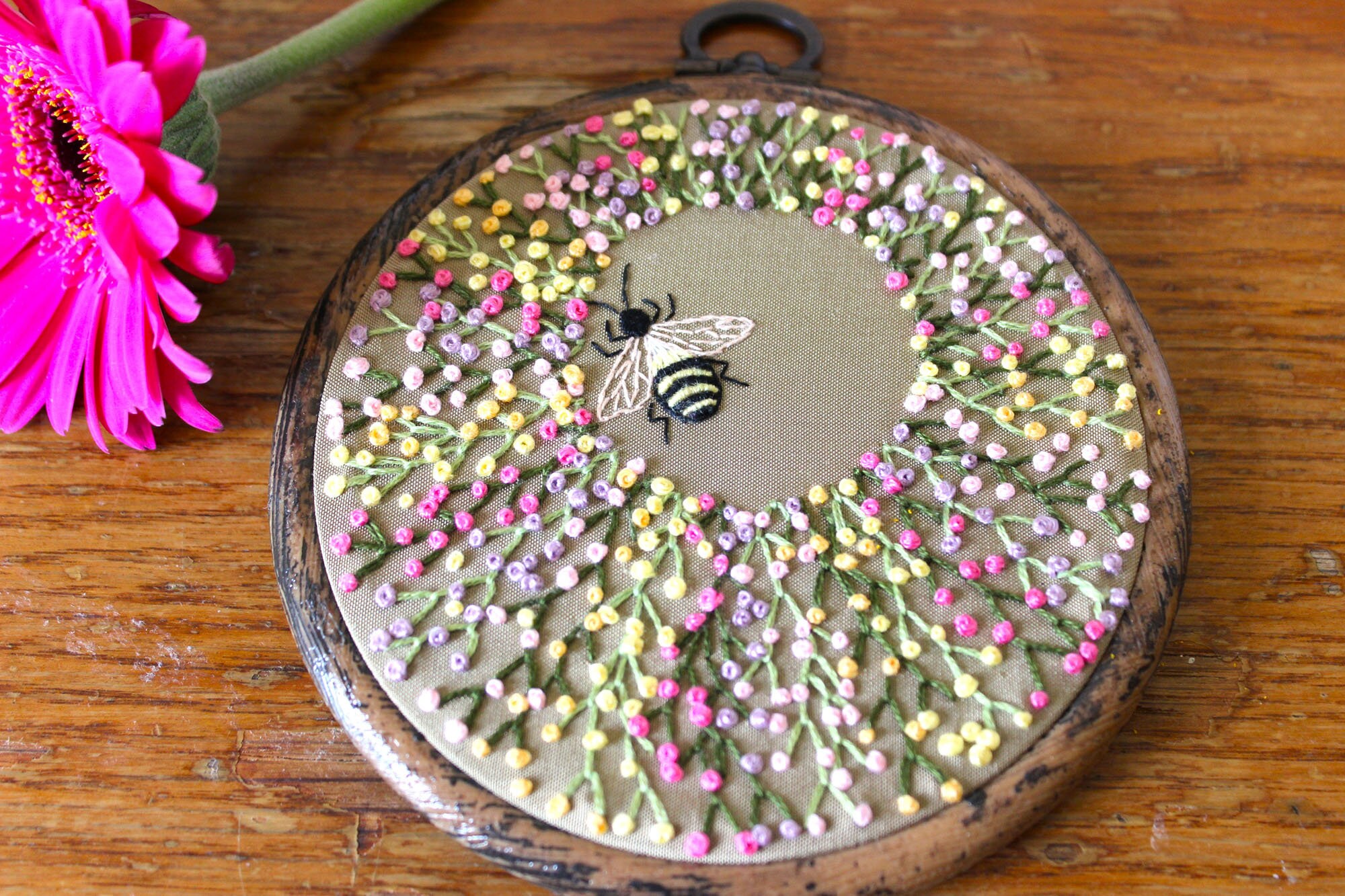 Bee Wall Art, Handembroidered Bee Wall Decor, Handmade Bee Wall Hanging ...