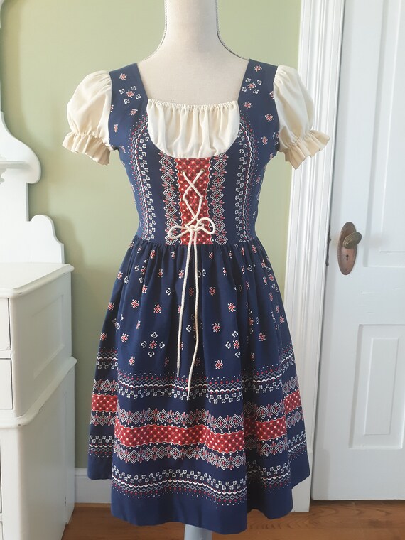 German oktoberfest dirndl dress - Gem