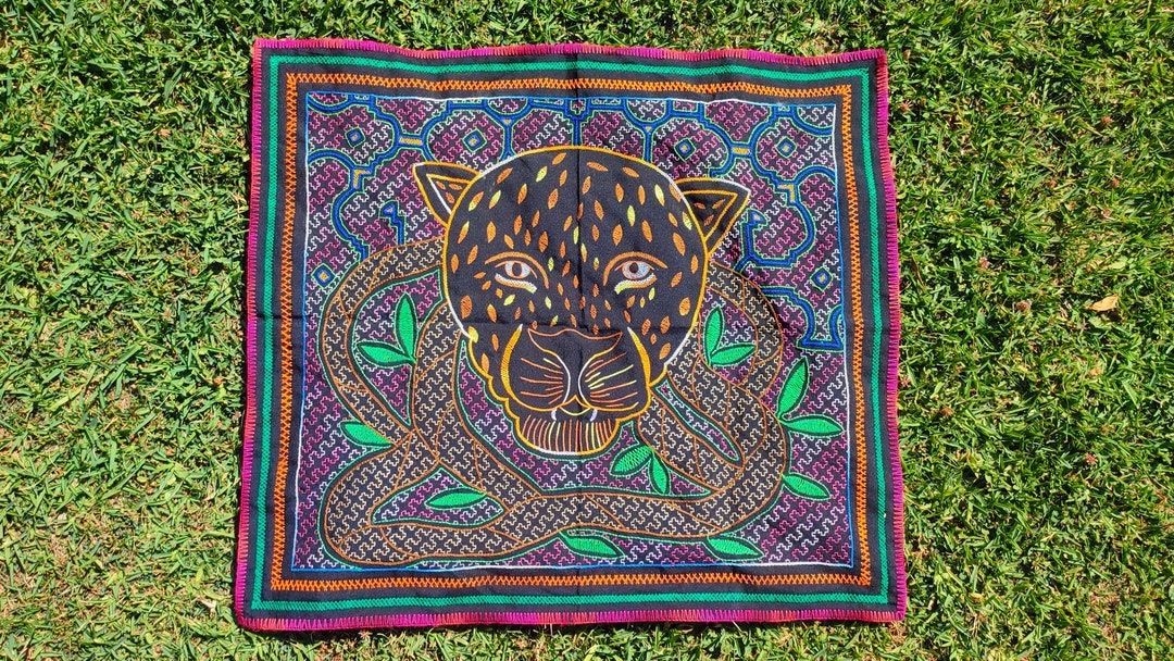 Shipibo Altar Cloth / Table Cloth / Tapestry / Manta Cloth / - Etsy