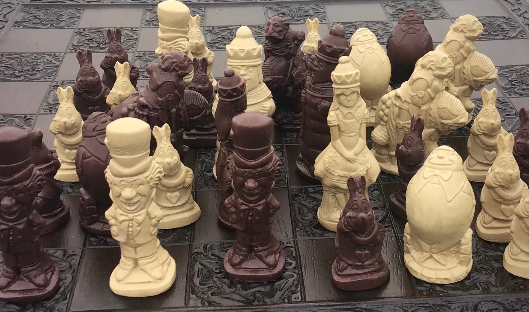 A Stunning Complete UK Set of Alice in Wonderland Chess Set - Etsy ...